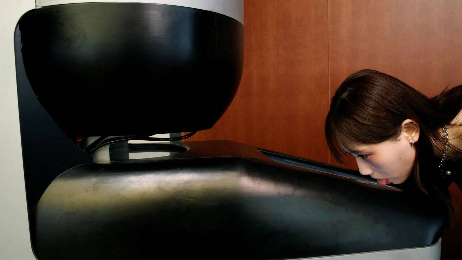 Lick This TV & You Will Actually Taste The On-Screen Delicacy