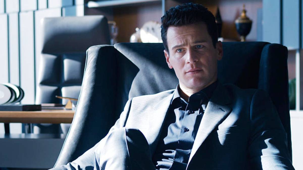Matrix 4 Images Confirm Jonathan Groff's Character In Resurrections