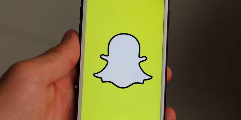How To Update Snapchat (On iPhone & Android)