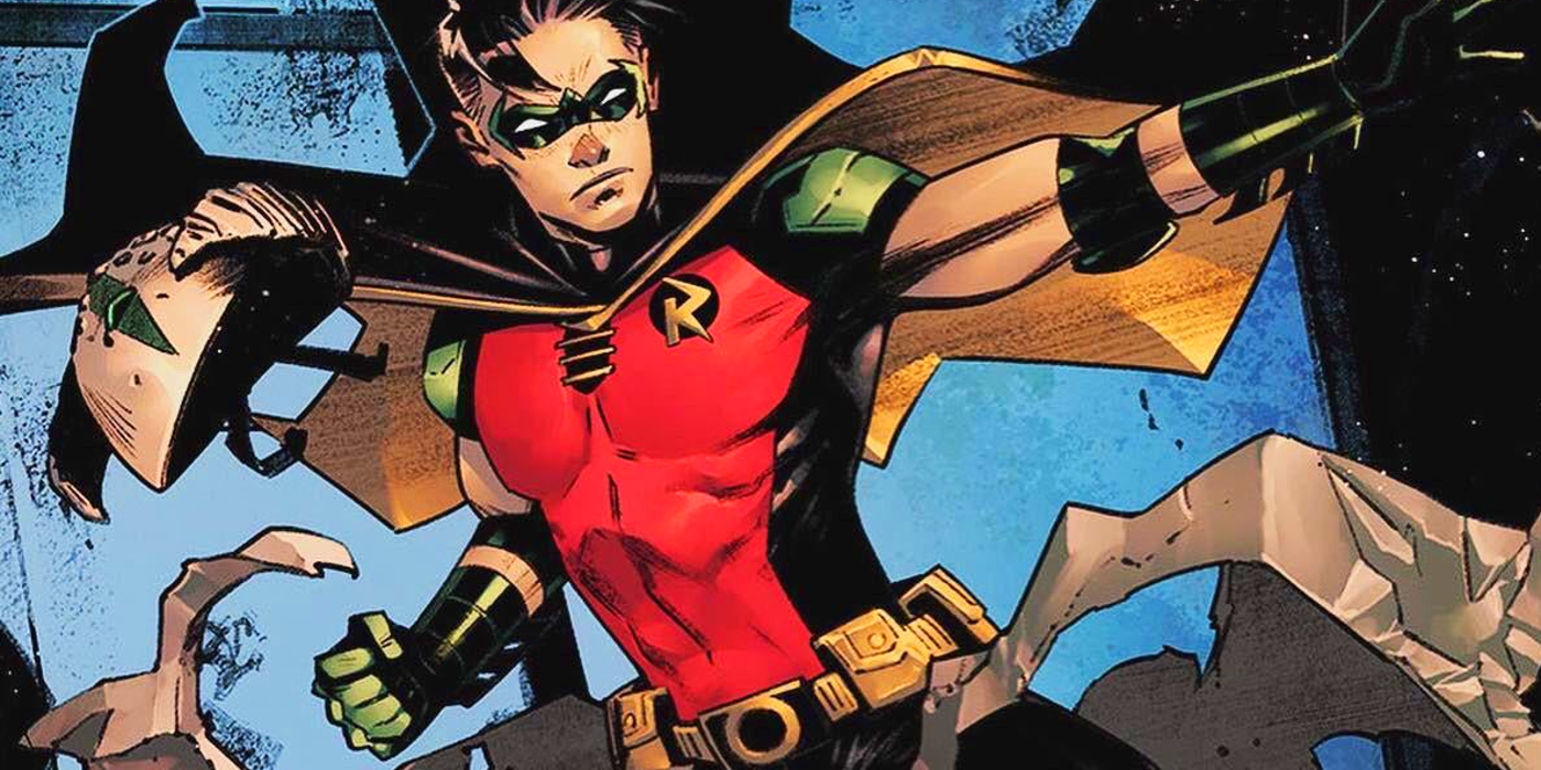 Robin Cosplay Proves Fans Are Wrong to Mock Superhero Utility Belts