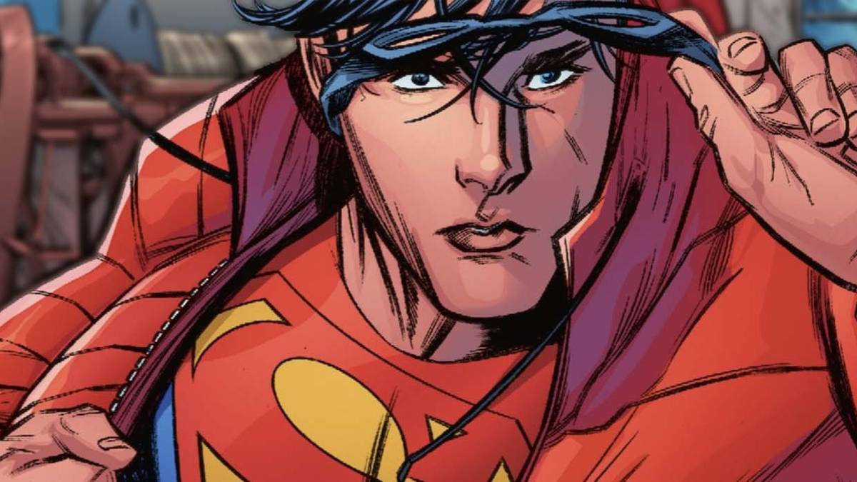 Superman Puts On A Mask, But Not For The Reason Fans Expect