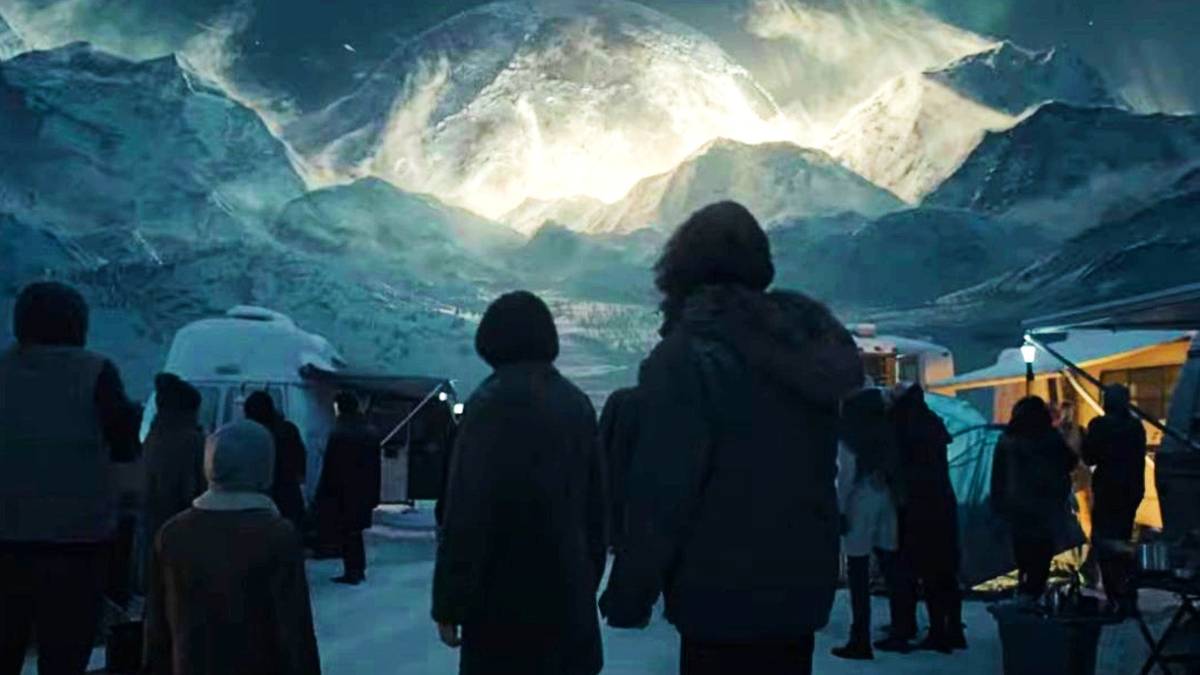 Moonfall Director Reveals Origins Behind Fake Moon In New Disaster Movie