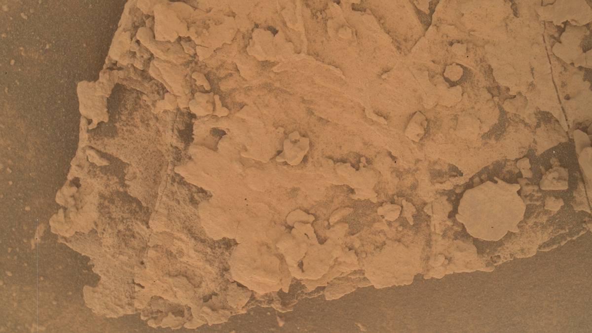 NASA Rover Shares Super-Detailed Photos Of Mars' Fascinating Surface