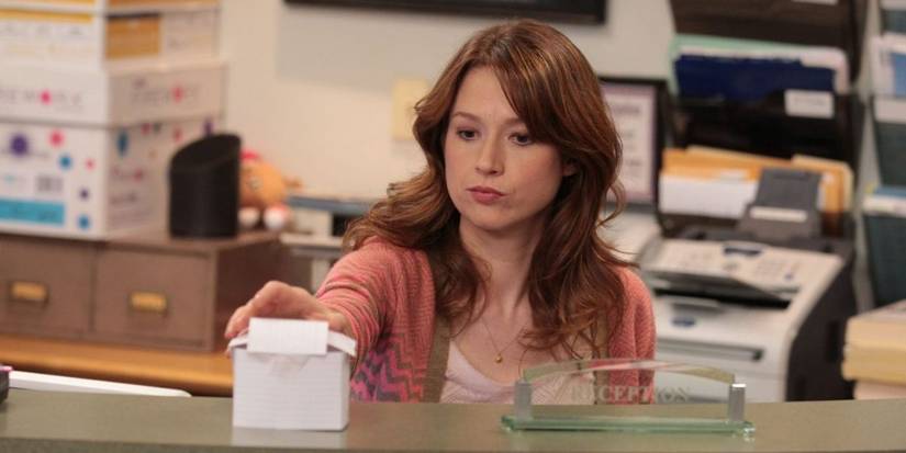 The Office: Who Was The Better Receptionist, Pam Or Erin?