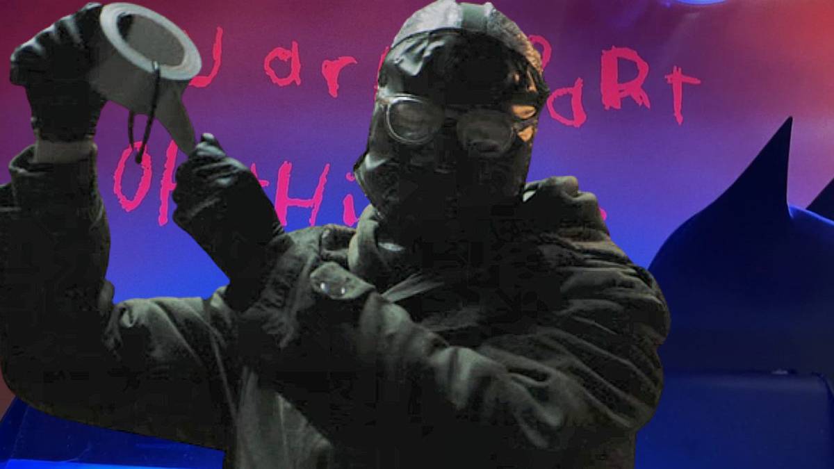 The Batman Posters Hide Secret Riddler Messages Revealed By Blacklight