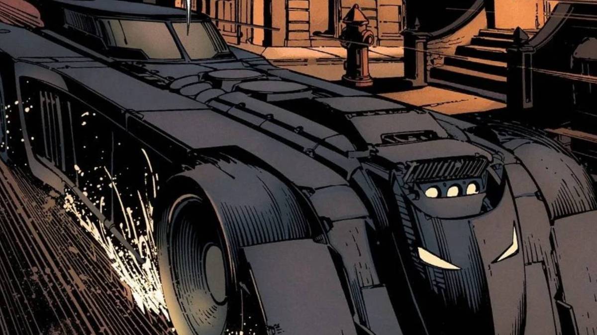 Batman's Rebirth Batmobile Should Be The Mainstream Version