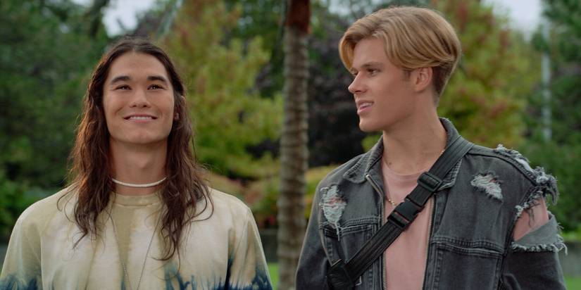 Julie And The Phantoms: Alex & Willie's Relationship Explained