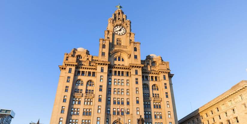 Where The Batman Filmed (All Gotham Real-Life Locations)