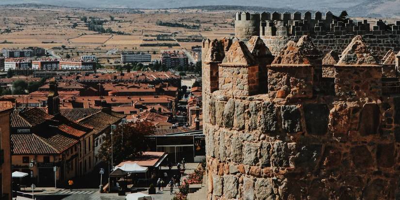 Pokémon Scarlet and Violet: Top 10 Spanish Landmarks Fans Could See In Game