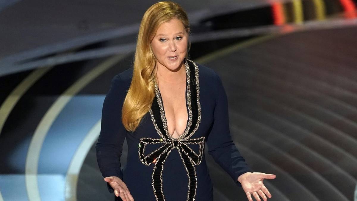Amy Schumer Reacts to Backlash Over Kirsten Dunst Oscars Joke