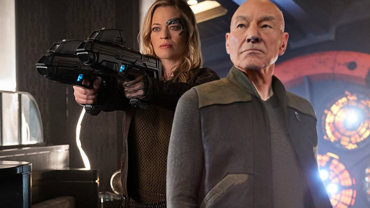 Star Trek: Picard's Impressive Weapons Collection Shown In BTS Images