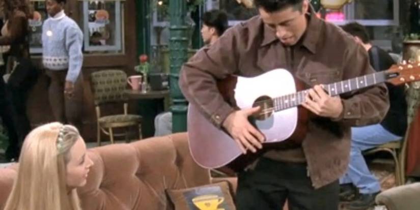 Friends: Phoebe's 8 Funniest Episodes