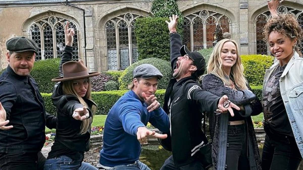 Legends of Tomorrow Cast Unite in Throwback Photos After Cancellation