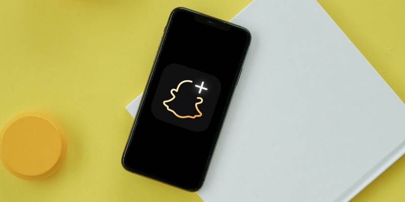 How To Change Your Snapchat Chat Wallpaper (And Why It Isn't Working)