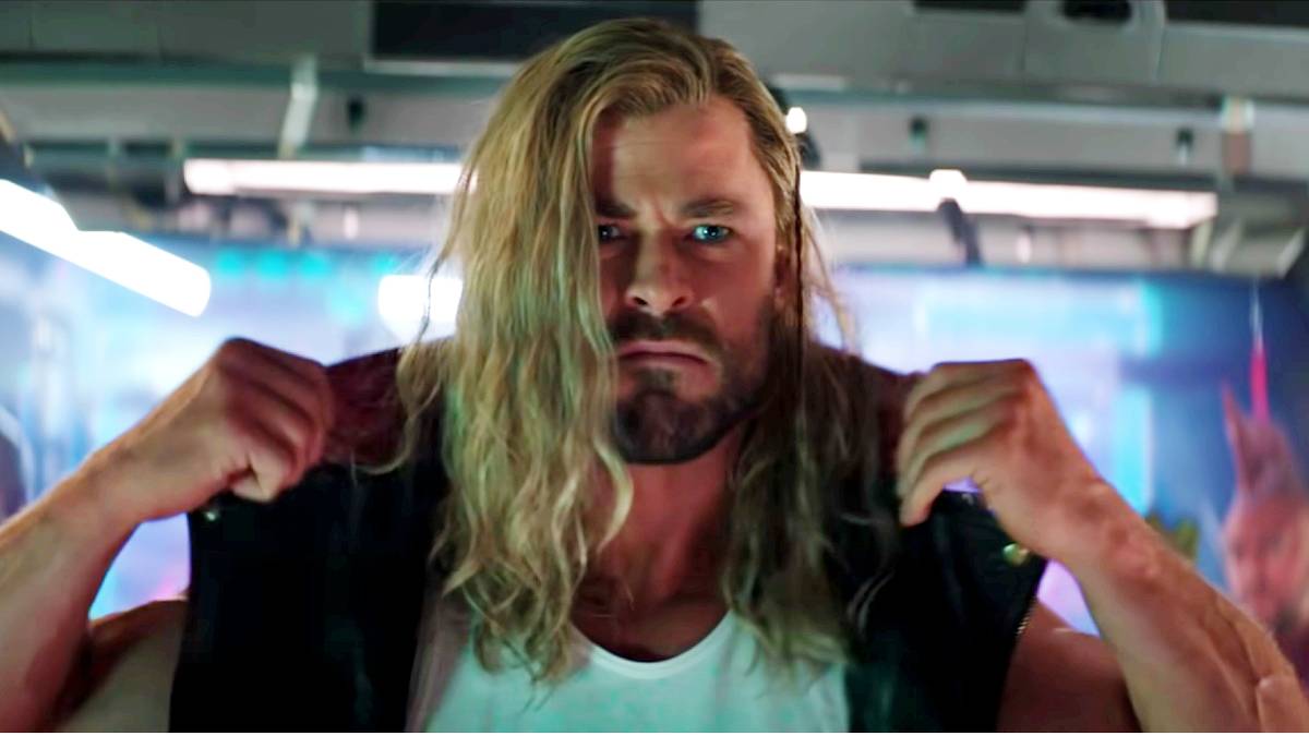 Thor's Mid-Life Crisis In Love & Thunder Explained By Taika Waititi