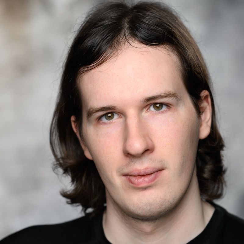 Warren Elliott | ScreenRant