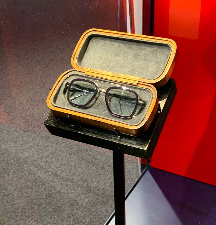 Spider-Man Homecoming’s Original Suit & EDITH Glasses On Display At New ...