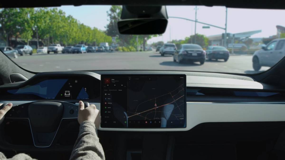 Tesla Update Brings Green Traffic Light Chime To All Users
