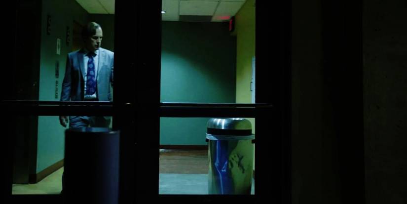 Breaking Bad: Why Walt Punches The Towel Dispenser