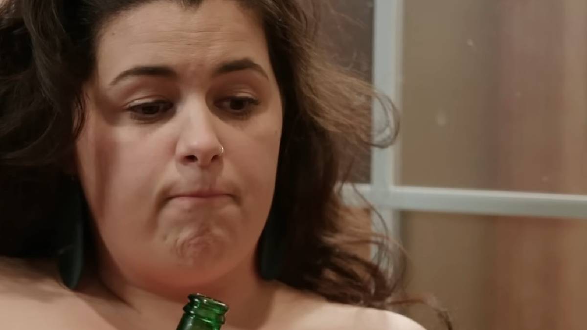 90 Day Fiancé: Emily Accused Of Drinking At Wedding While Pregnant