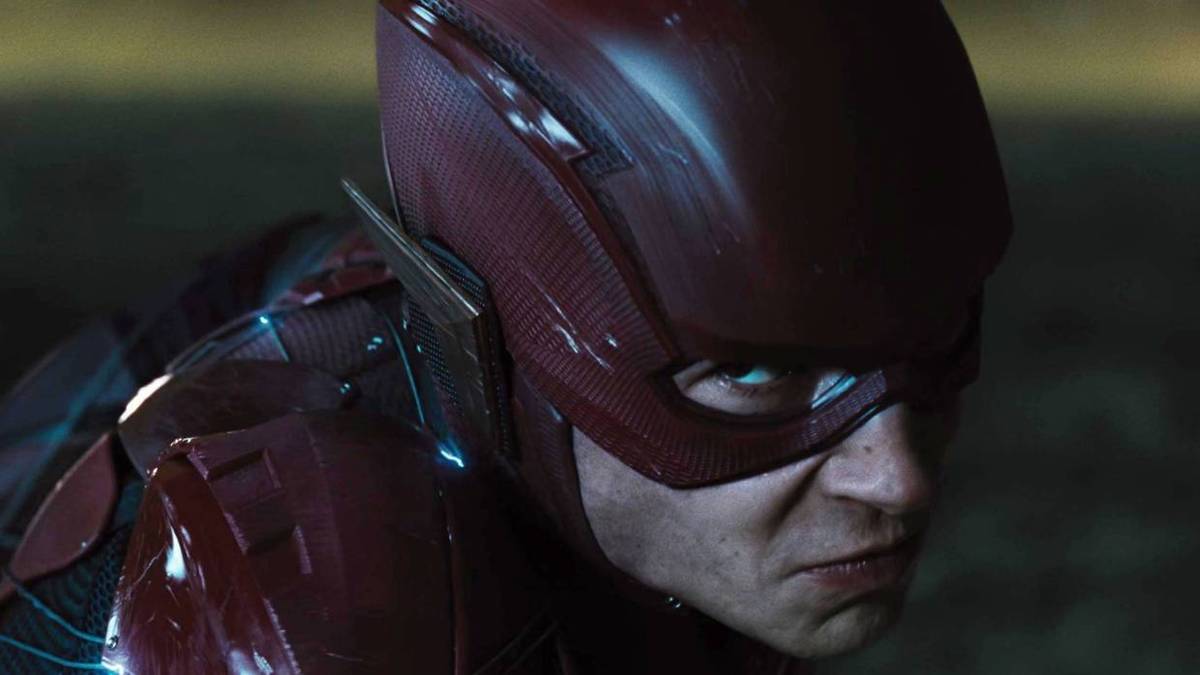 The Flash Movie Set Photo Teases DC Hero's Upgraded Suit