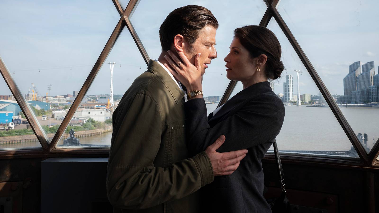 Rogue Agent Review: A Chilling & Enthralling Story Inspired By True Events