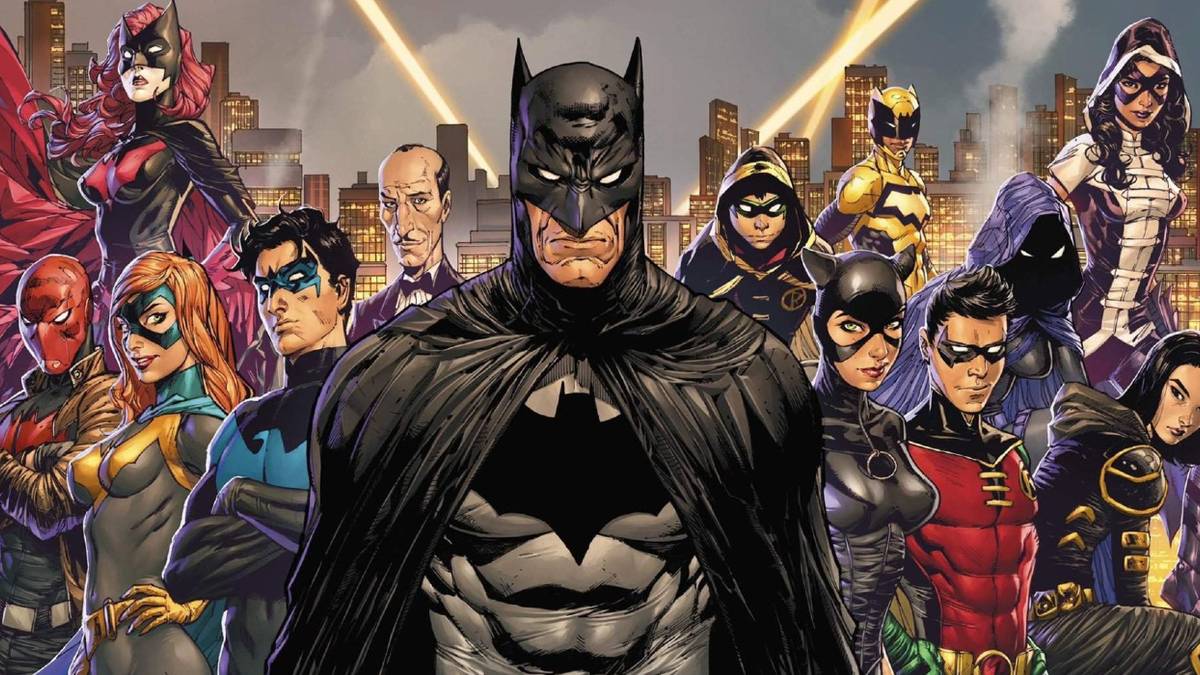 How Catwoman Rejoined The Bat-Family After Being Declared An Official Enemy