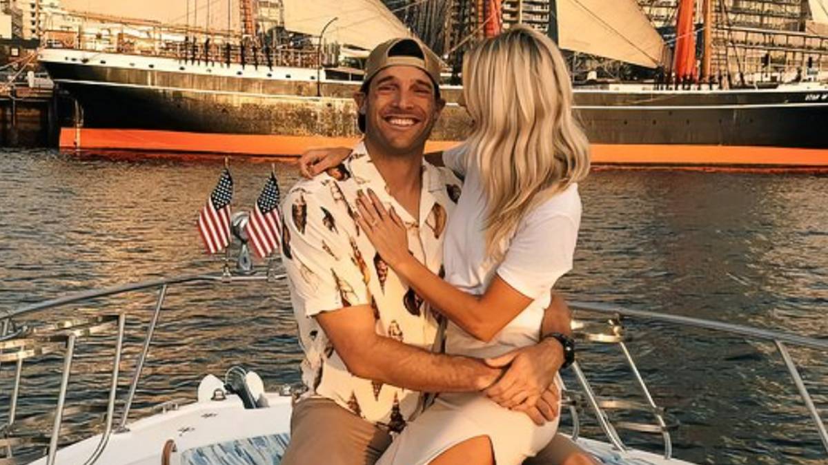 Bachelorette: Garrett Yrigoyen Engaged To Girlfriend Alex Farrar