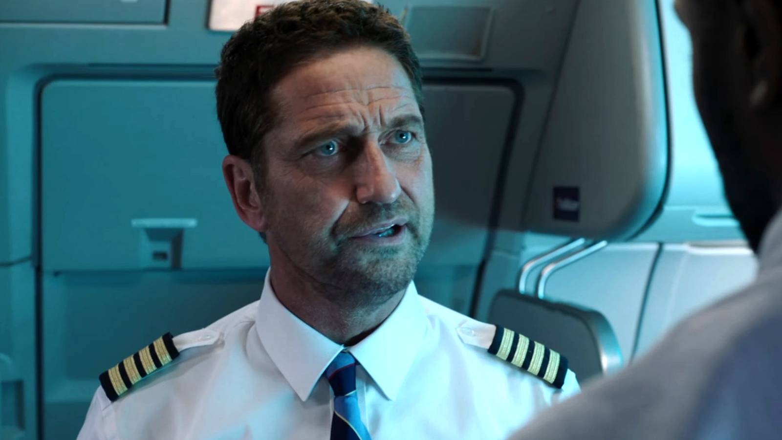 Gerard Butler Is A Hero Pilot After Crash In Plane Movie Trailer