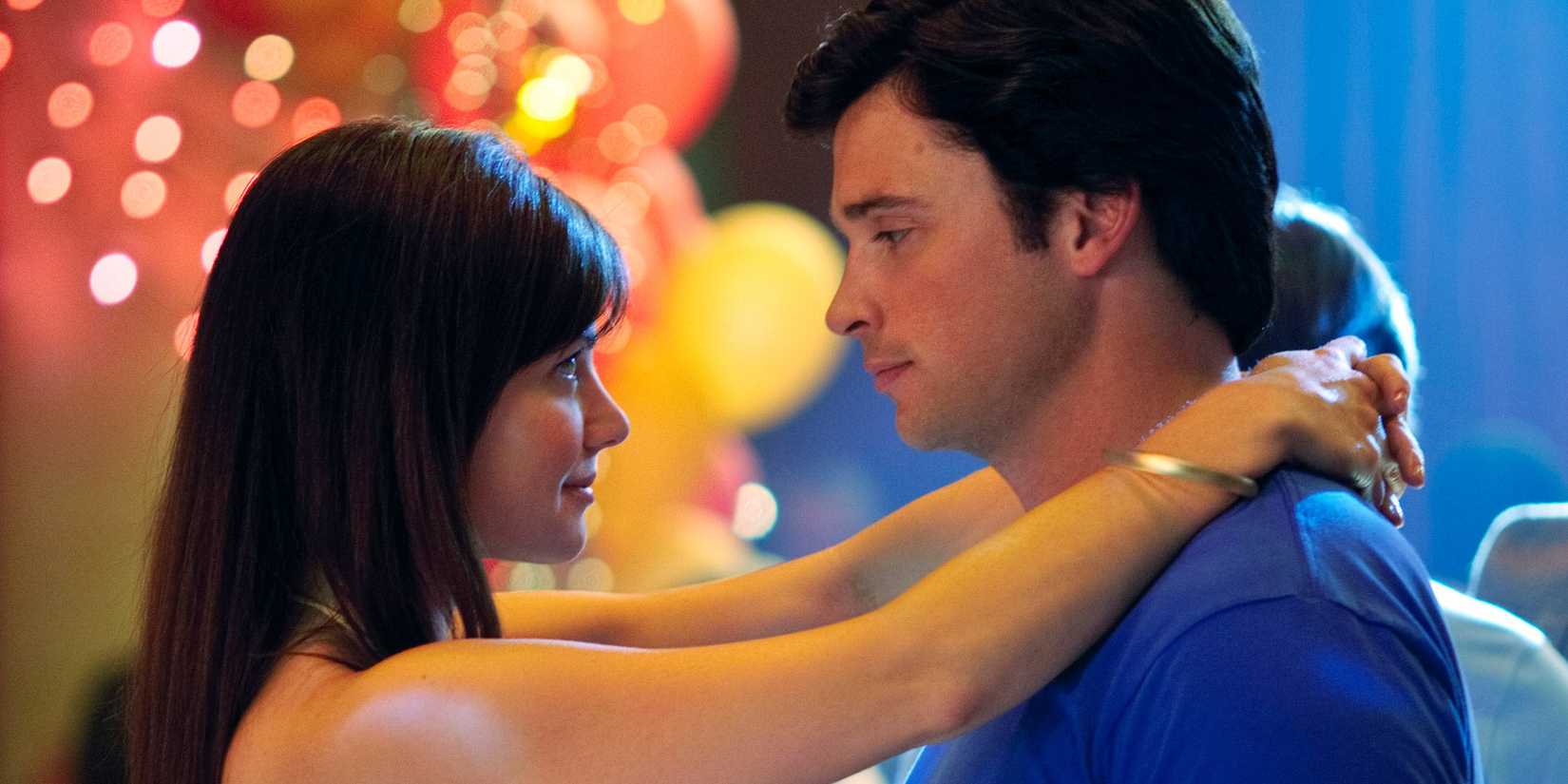 Tom Welling Reveals Alternative Superman Costume Suit Up For Smallville ...