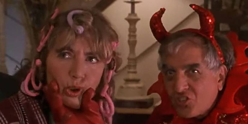 Hocus Pocus: 6 Times We Felt Bad For Mary (& 6 Times We Hated Her)