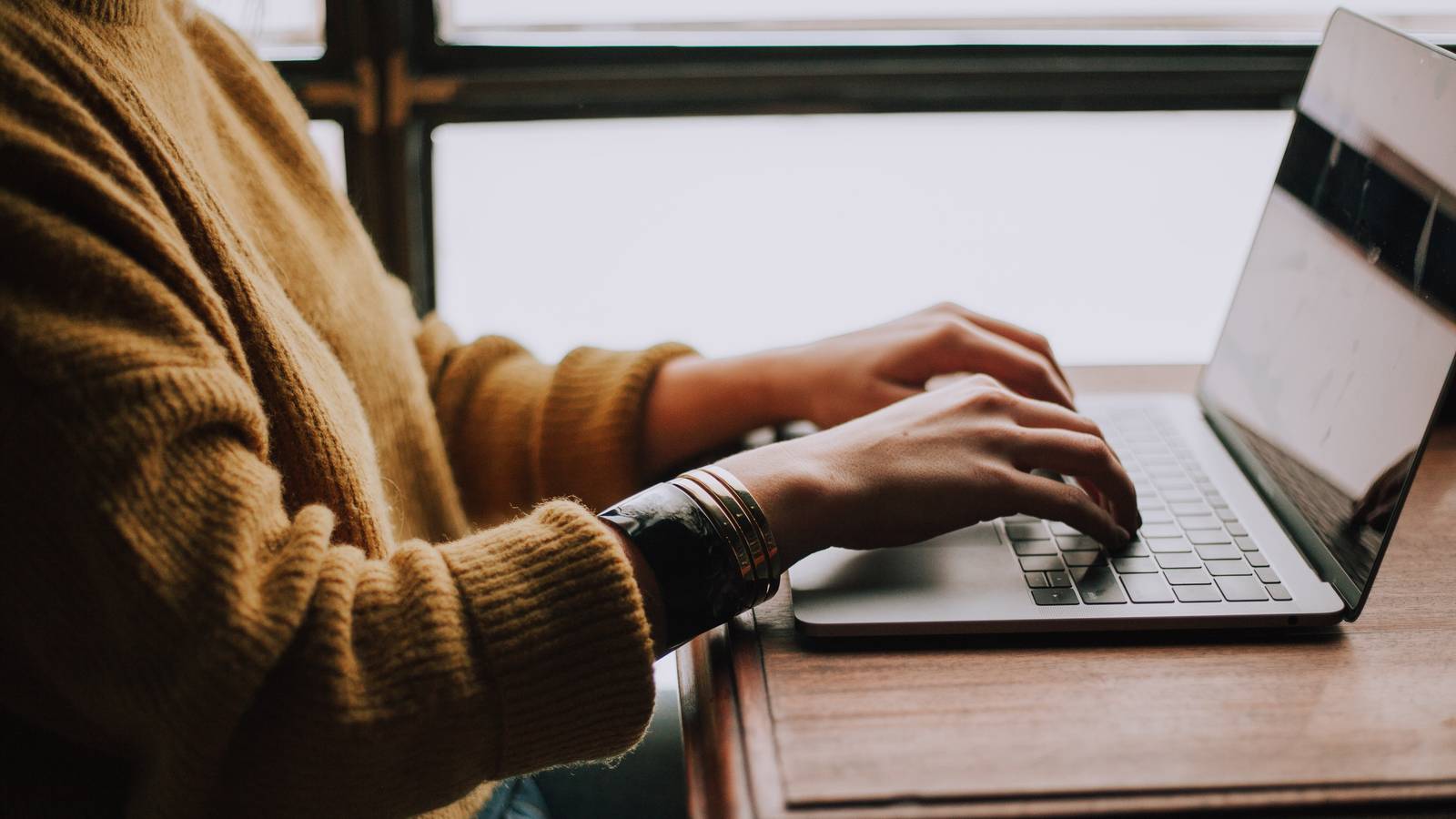 Best Lap Desks (Updated 2022)