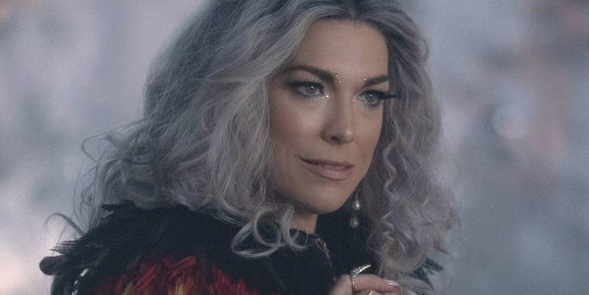 Every Clue To Becca’s Twist In Hocus Pocus 2