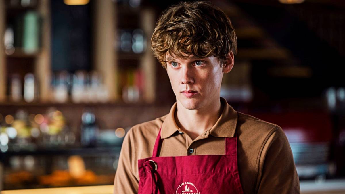 Shocking Wednesday Season 2 Theory Reveals Tyler's Return & New Hyde Master