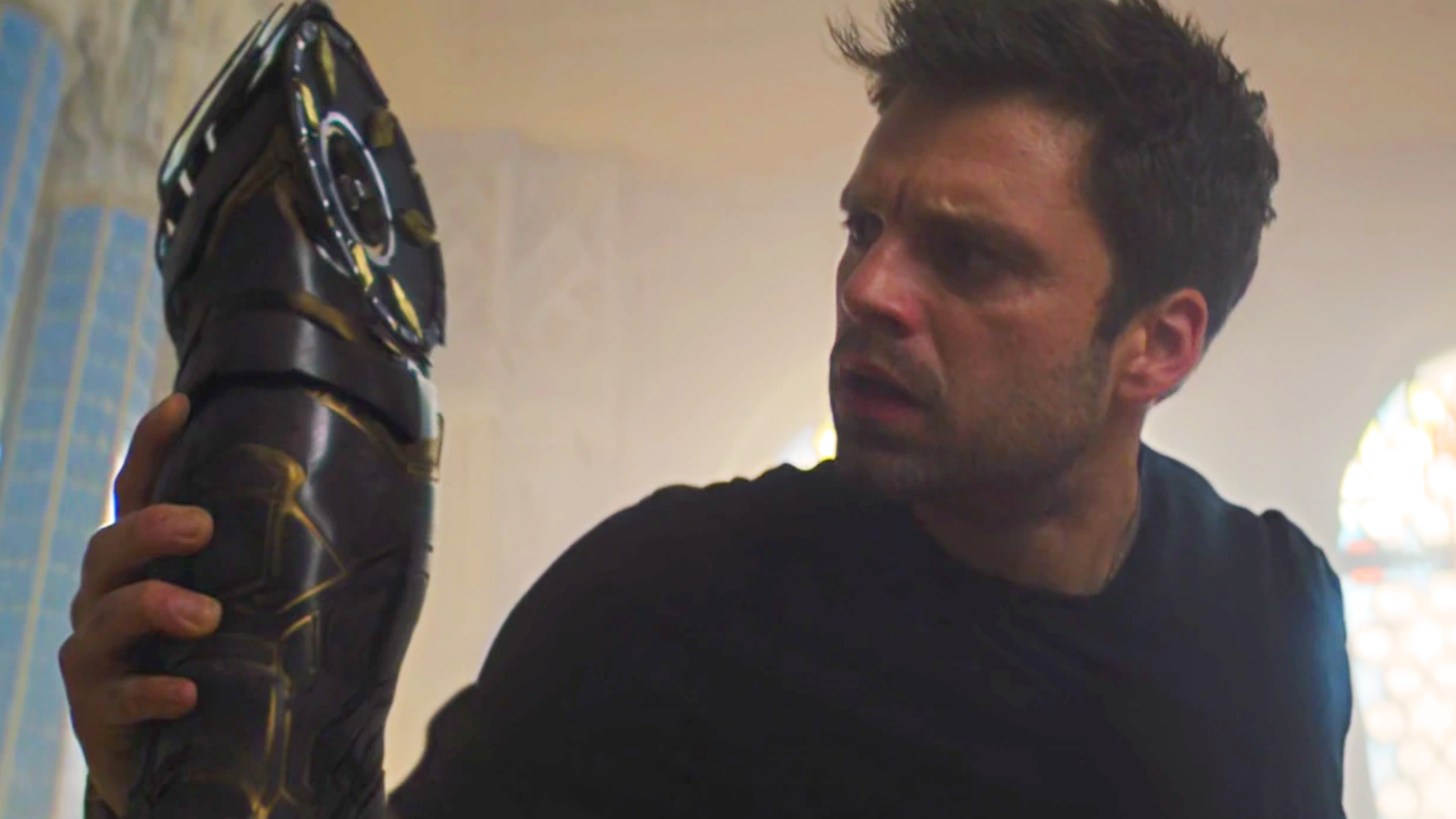 Winter Soldier's New Arm Feature Makes Its Tragic Comics Debut