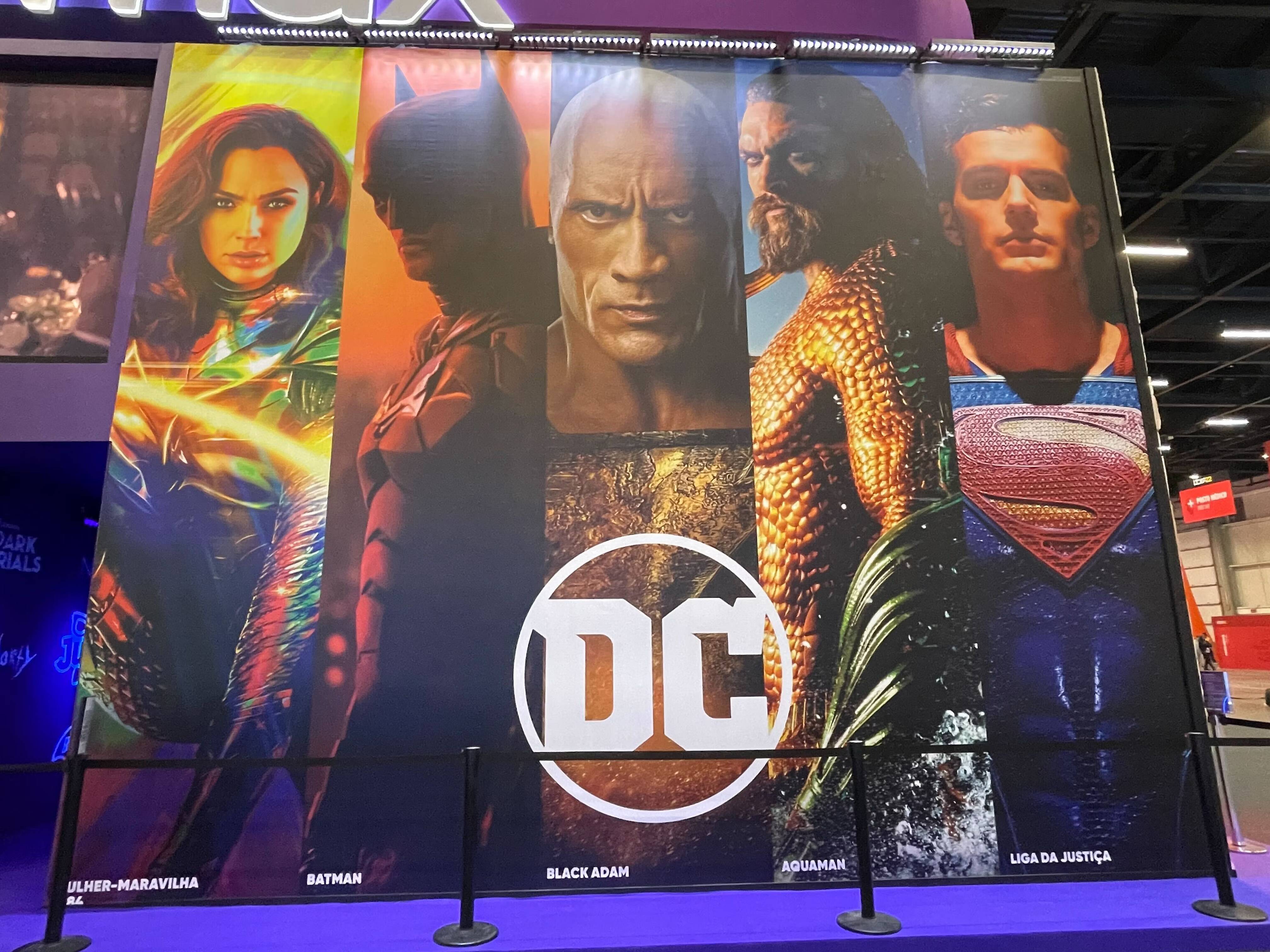 Henry Cavill's Superman Joins Other DC Heroes On DCU Banner