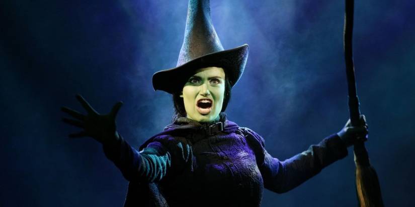 Every Way Frozen's Elsa Mirrors Wicked's Elphaba