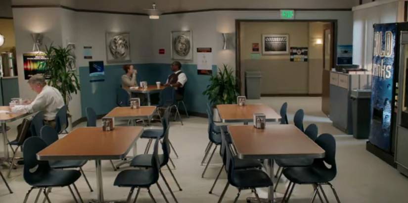 Young Sheldon: 10 Best Big Bang Theory References