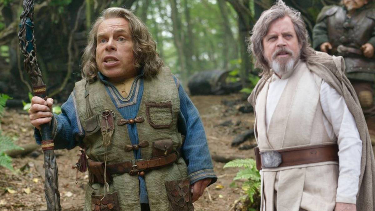 How The Last Jedi's Luke Inspired Warwick Davis' Willow Show Return