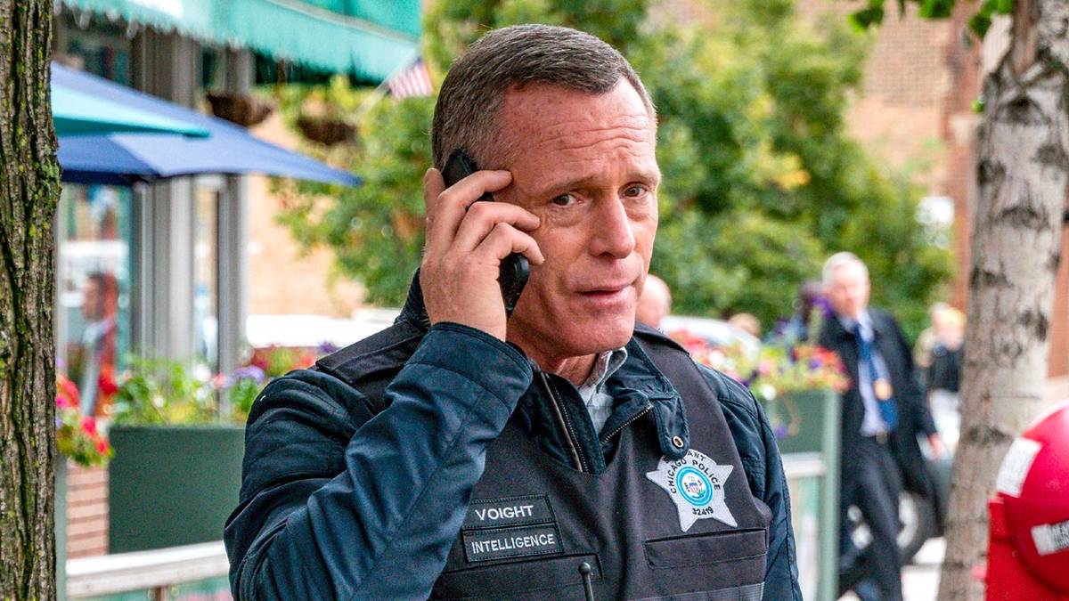 Chicago PD Finale's Shocking Voight Decision Explained By Showrunner