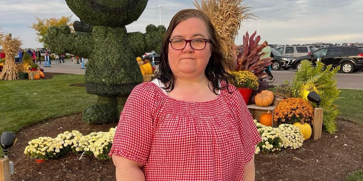 90 Day Fiancé: Danielle Looks Stunning Celebrating 50th Birthday