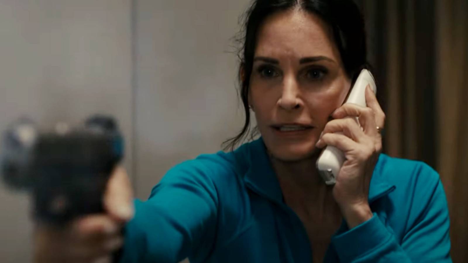 Gale Weathers vs. Ghostface In Scream 6 Trailer Has Fans VERY Worried