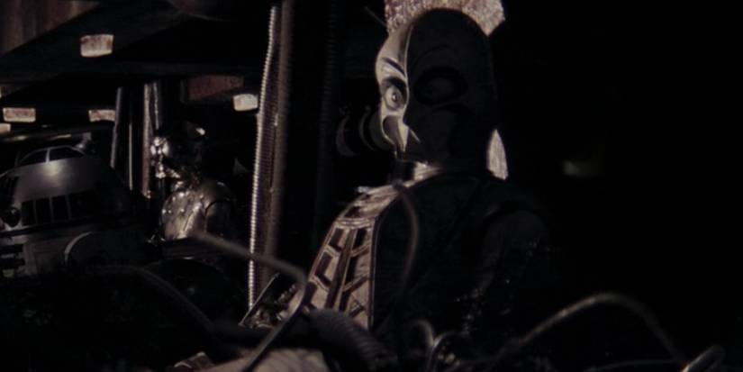 Every Droid In The Original Star Wars Jawa Sandcrawler Scene