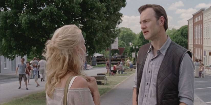 Every Walking Dead Community & How Many People Lived There