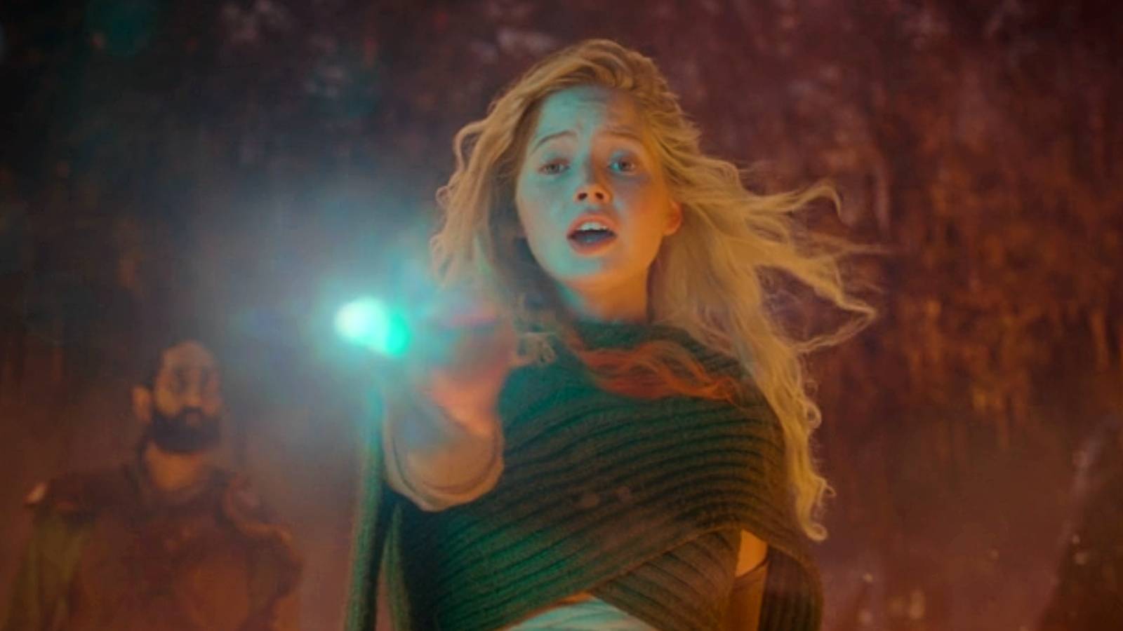 Willow Star Warwick Davis Compares The Show's Magic To Harry Potter