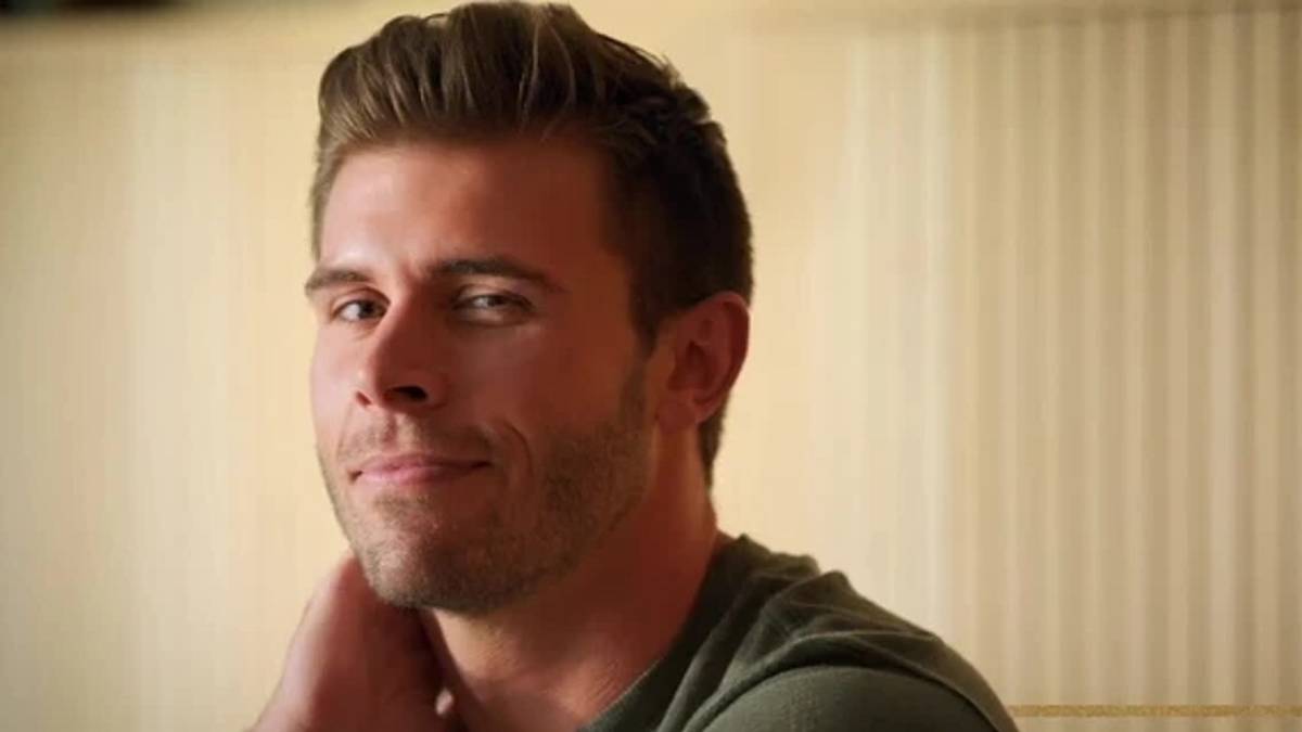 Bachelor’s Zach Shallcross Reveals Little-Known Facts About Himself