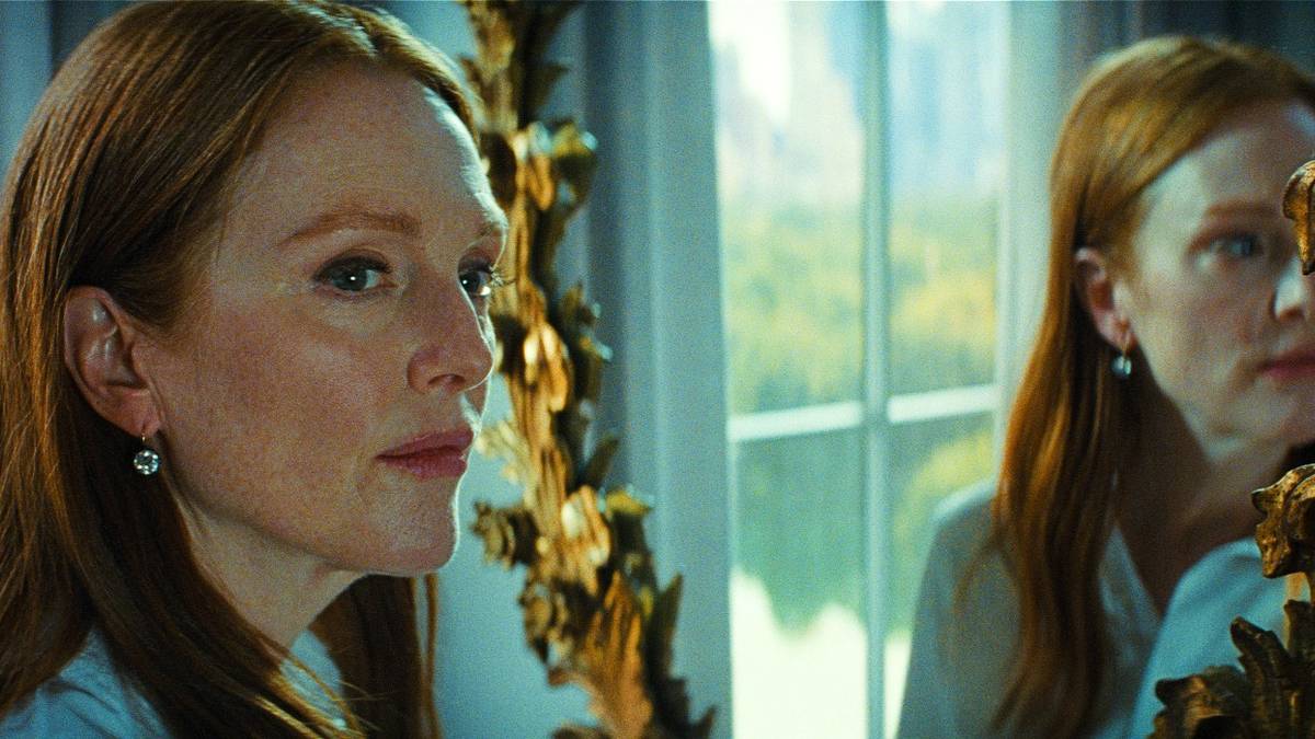 Sharper Review: A Terrific Cast Holds Up Sleek Yet Predictable Con Thriller