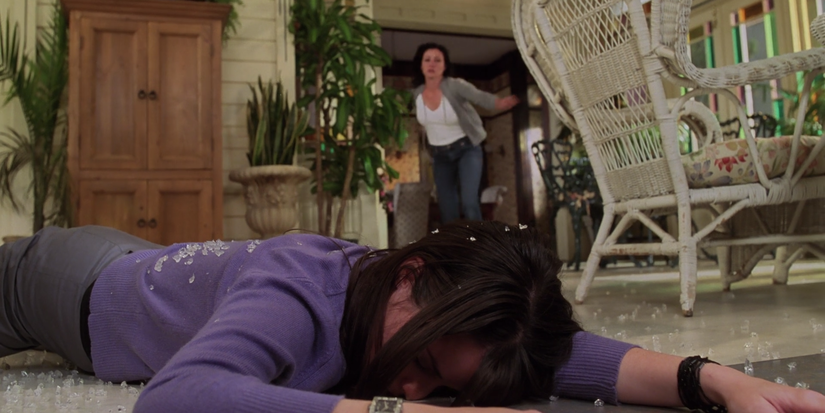 Charmed: All 9 Times Piper Halliwell Died, Explained