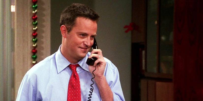 Friends Art Pays Tribute To Matthew Perry & Chandler Bing In The Most ...
