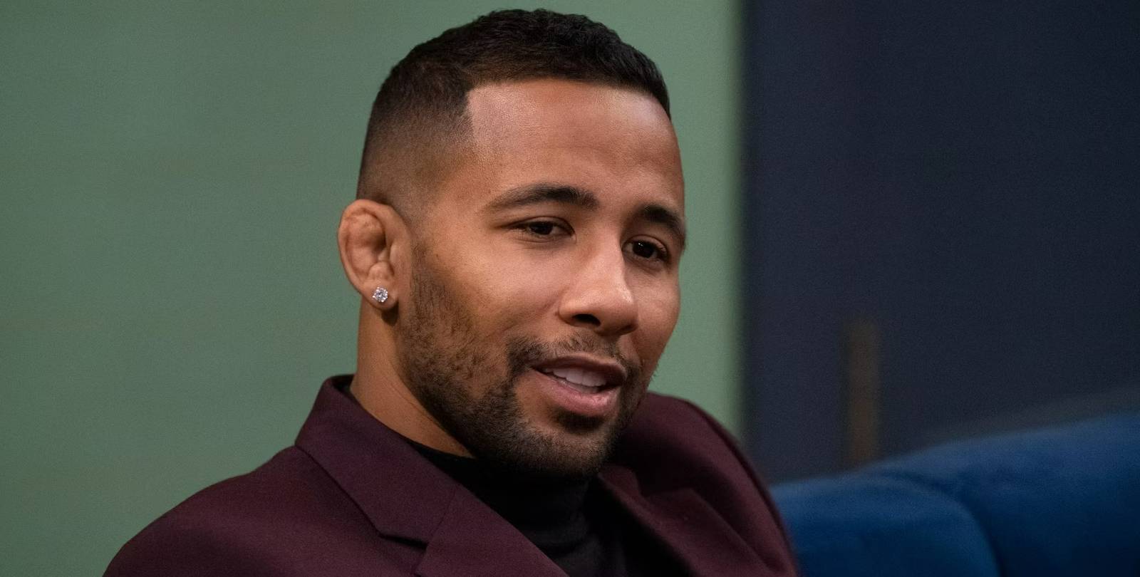 Love Is Blind: 3 Signs That Josh Wants Fame More Than Jackie's Love
